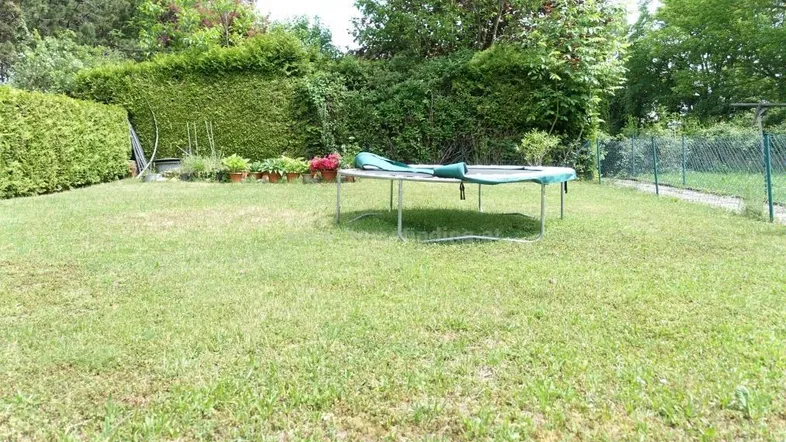 ruhige 4-Zimmerwohnung, großer Balkon + Garten - befristet