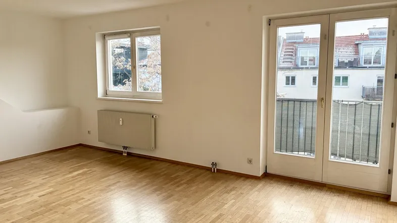 Zentrale Wohnung mit Balkon und tollem Ausblick auf den Schlossberg zu ...