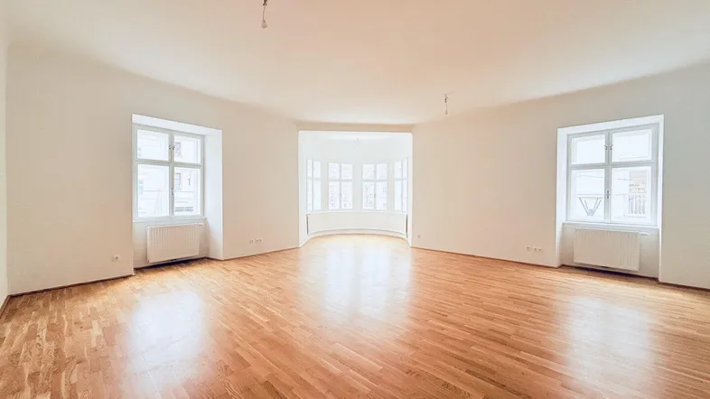 Prestige Arztpraxis/ Büro | Frisch Renoviert | Direkt Am Hauptplatz