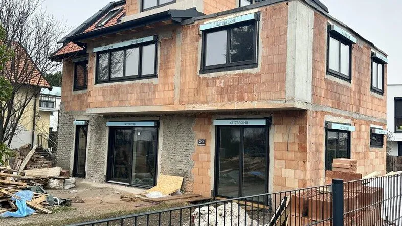 Luxuriöse Maisonette in 1210 Wien: Erstbezug mit Garten, Balkon und Kamin