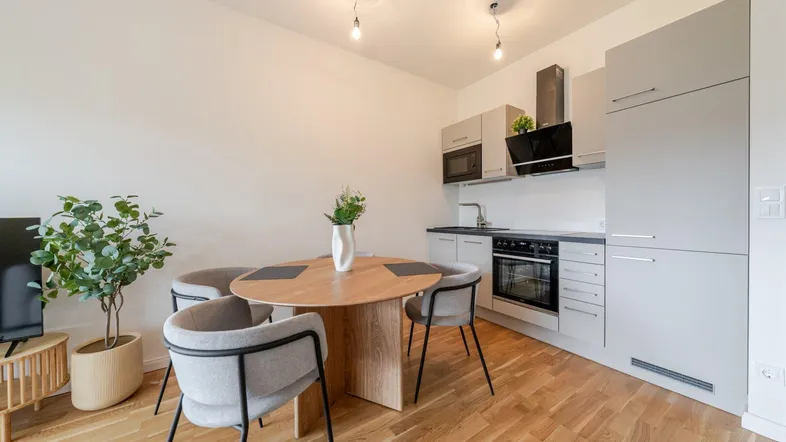 Modern möblierte 2-Zimmer-Wohnung mit großer Terrasse ...