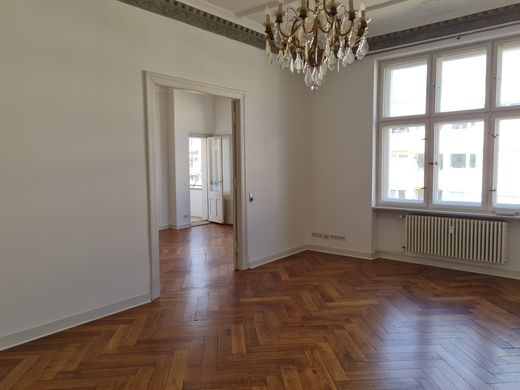 ALTBAU PUR *toller Stuck*LIFT ins 3. OG*4 o. 5 Zimmer*altes Parkett ...