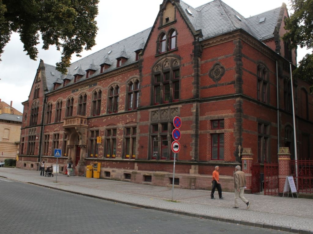 1a-Lage BÜRO- und PRAXISFLÄCHEN MIT EBK IM POSTAMT MIT STELLPLÄTZEN