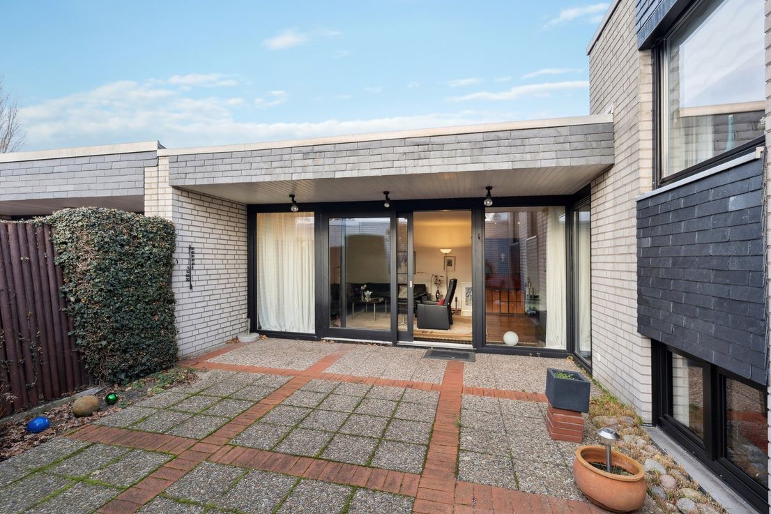 Gepflegter Innenhof mit dir...