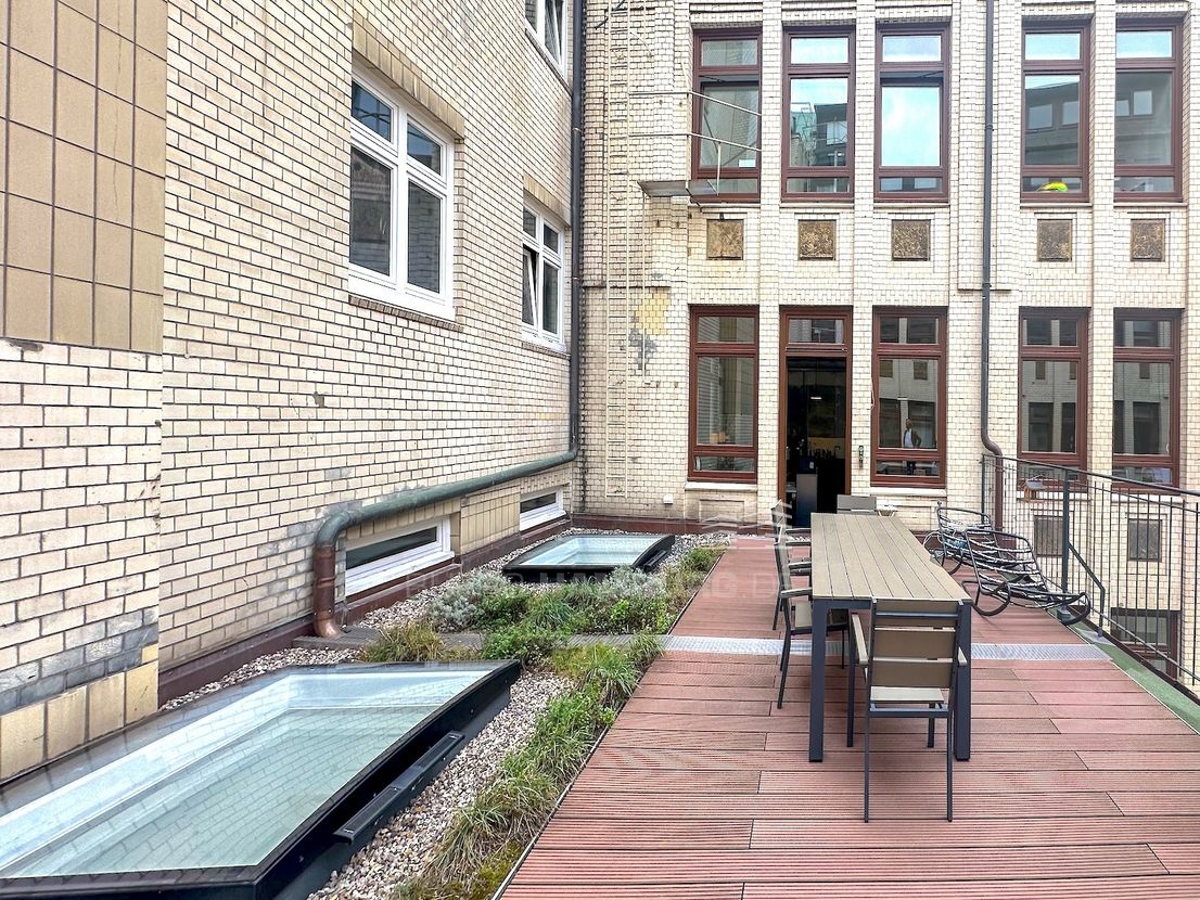 ../objects/images/24691/04 ext