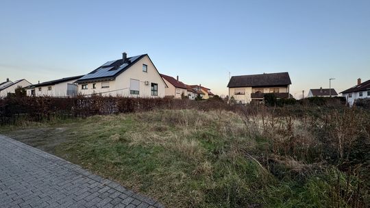 Grundstück für eine großzügige Doppelhaushälfte im Neubaugebiet ...