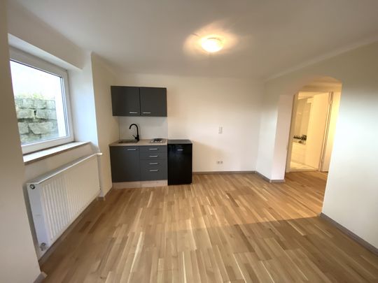 Helle 2-Zimmer-Souterrain-Wohnung mit eigenem Aussenbereich