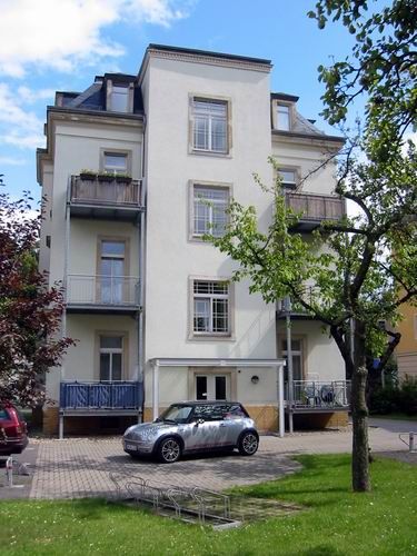 2-Raumwohnung im 2. Stock mit Balkon in Dresden-Striesen Ost