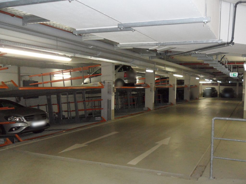 Mehrere TG-Doppelparker-Stellplätze in zentraler Lage zu verkaufen
