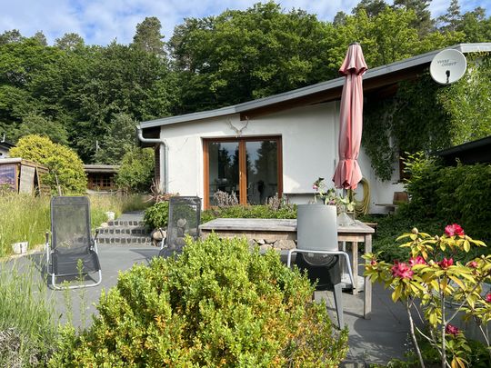 Modernes Haus in grüner Lage - 53 km von Berlin