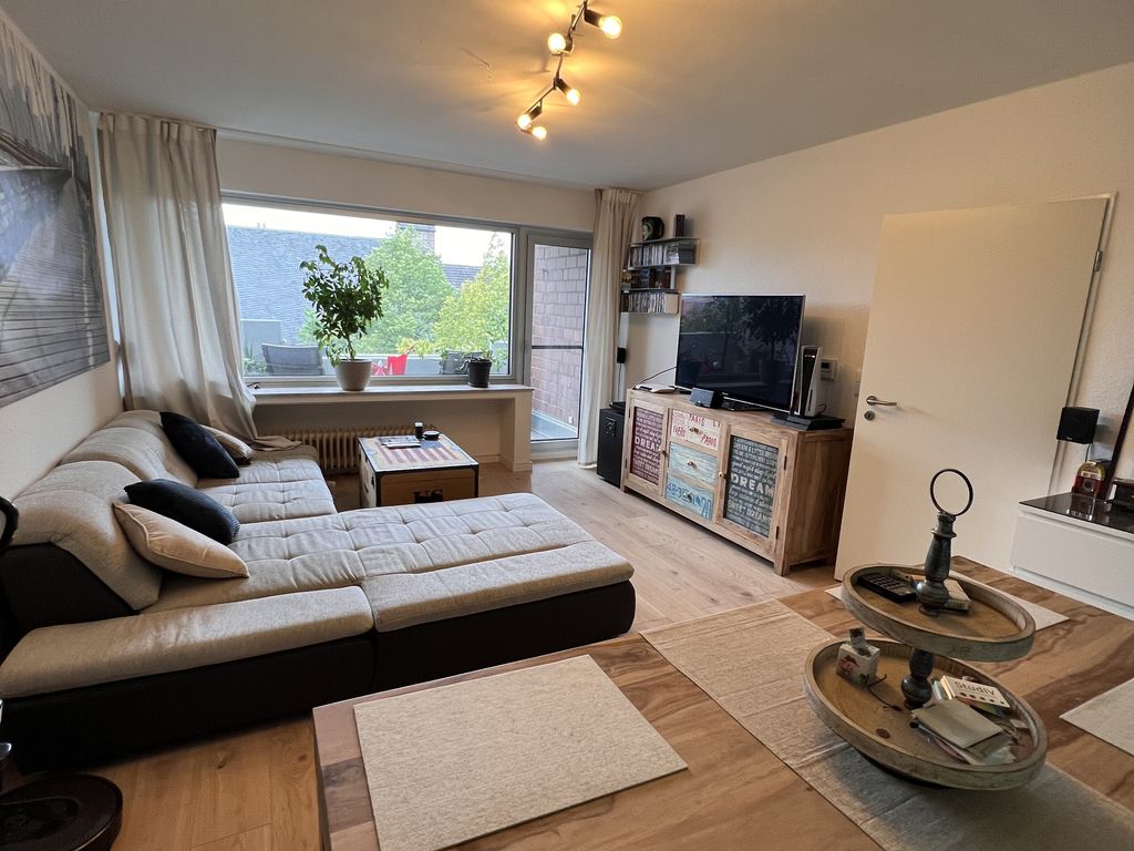 Renovierte 2-Zimmer-Wohnung mit Balkon und Einbauküche in Bonn