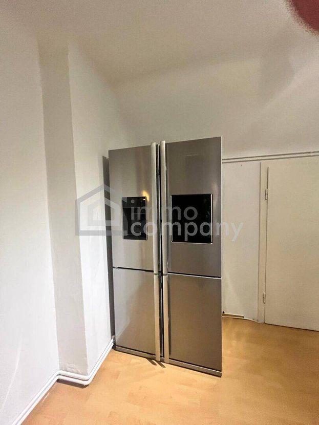 81a2c4cde19f448b97d9ab29117eb9