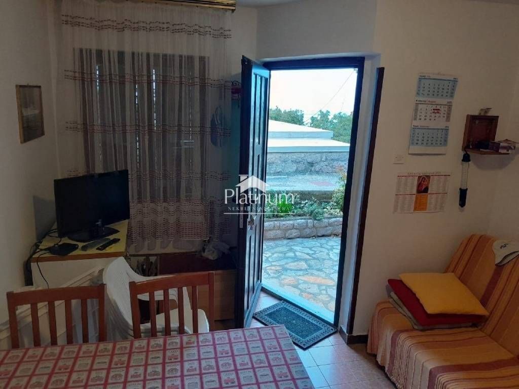 164575656 1766422844