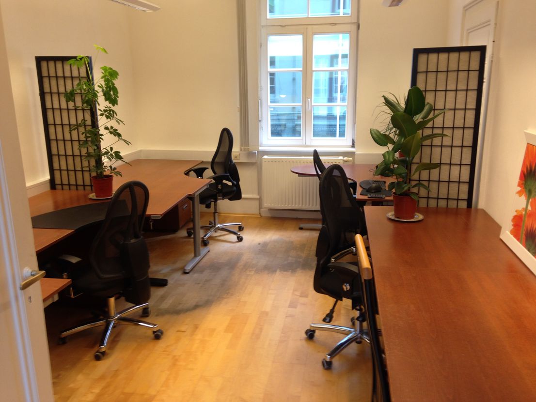 Schreibtischplätze Pro