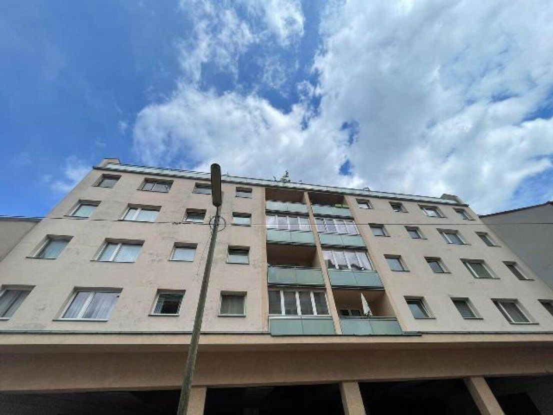 Um die Funktionen dieser Seite vollständig nutzen zu können, aktivieren ...