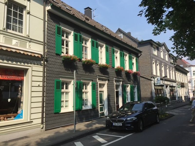 Haus kaufen in Solingen-Mitte (Solingen) - ImmoScout24