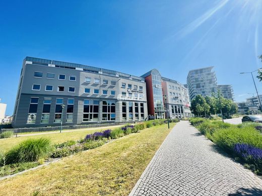 antaris Immobilien GmbH ** Gewerbeflächen in werbewirksamer Lage