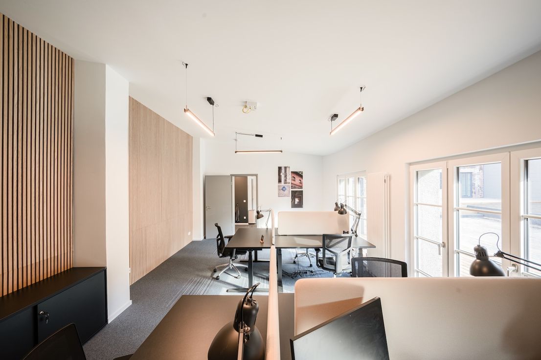 Schreibtischarbeitsplätze