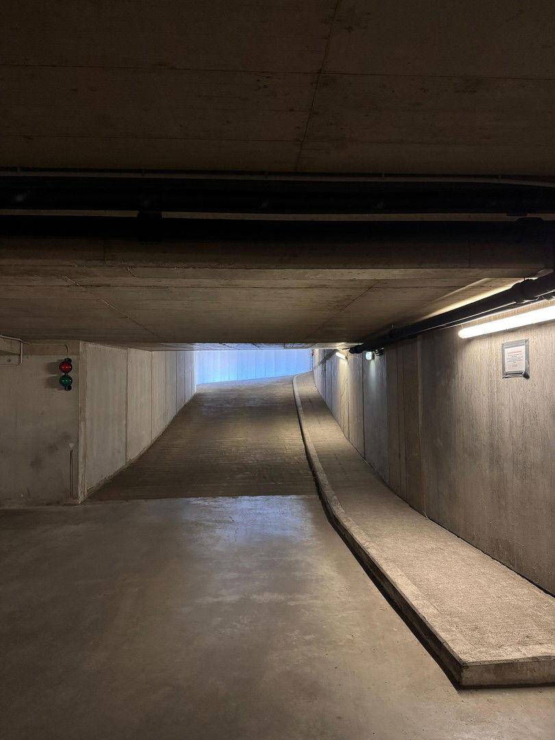 Extra breiter Tiefgaragenparkplatz in Graz (8020) zu vermieten