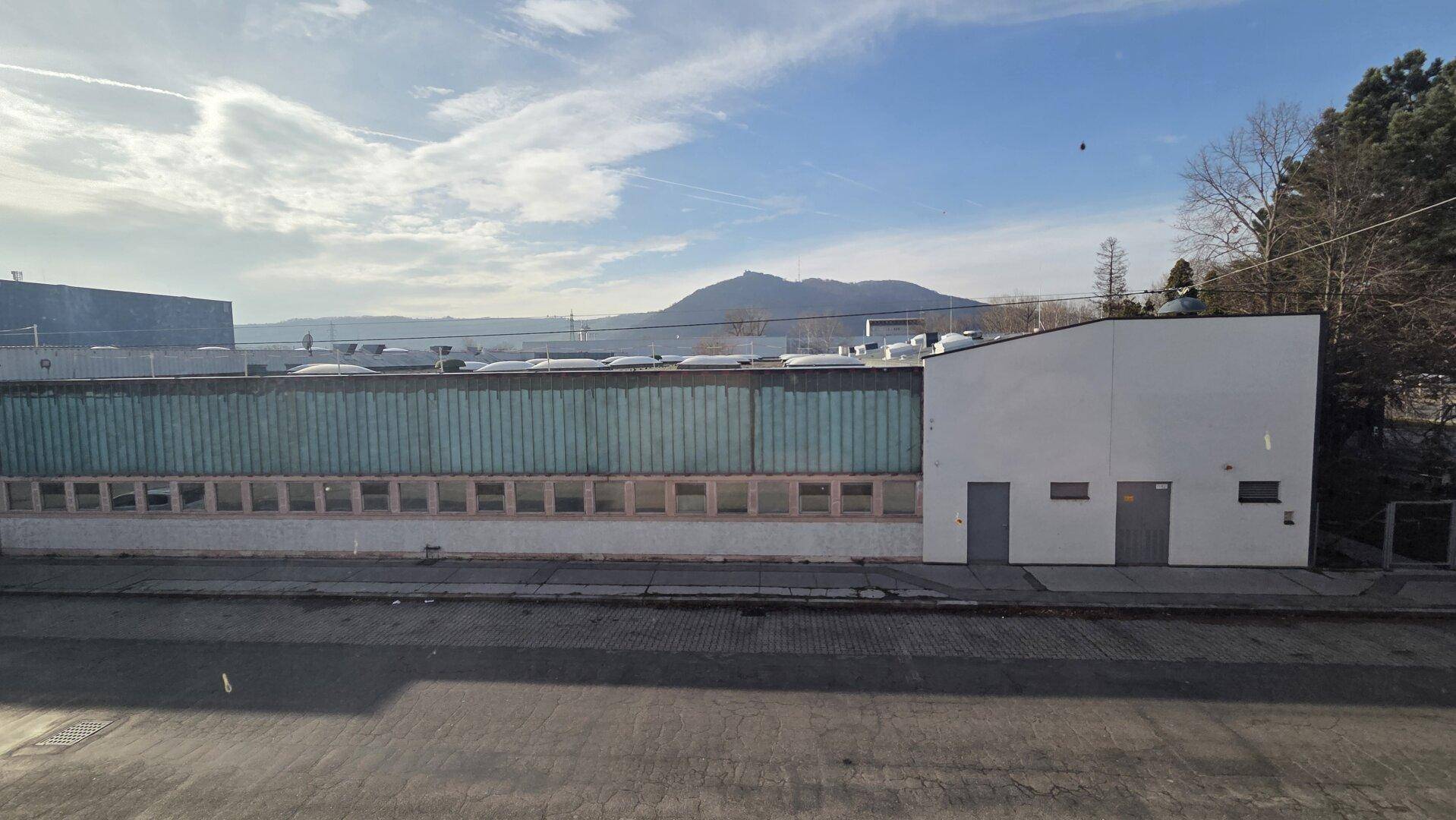 Ab sofort verfügbar / Helles ca.31m2 Büro im 1. OG