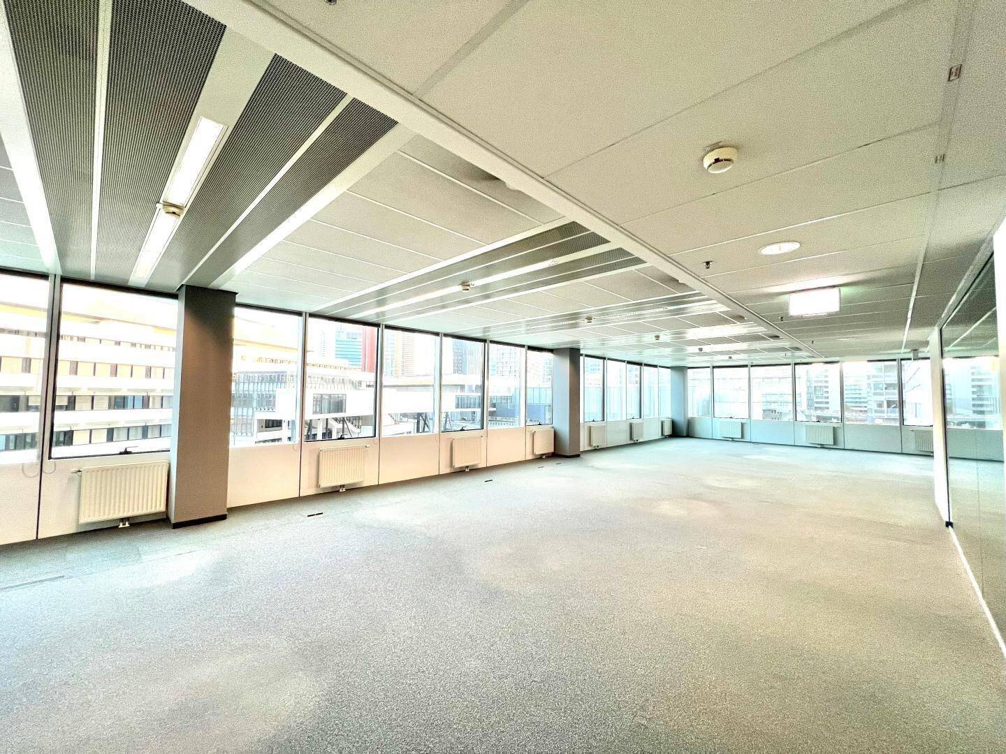 360 Tour //Grossraum-Büro Im Saturn Tower