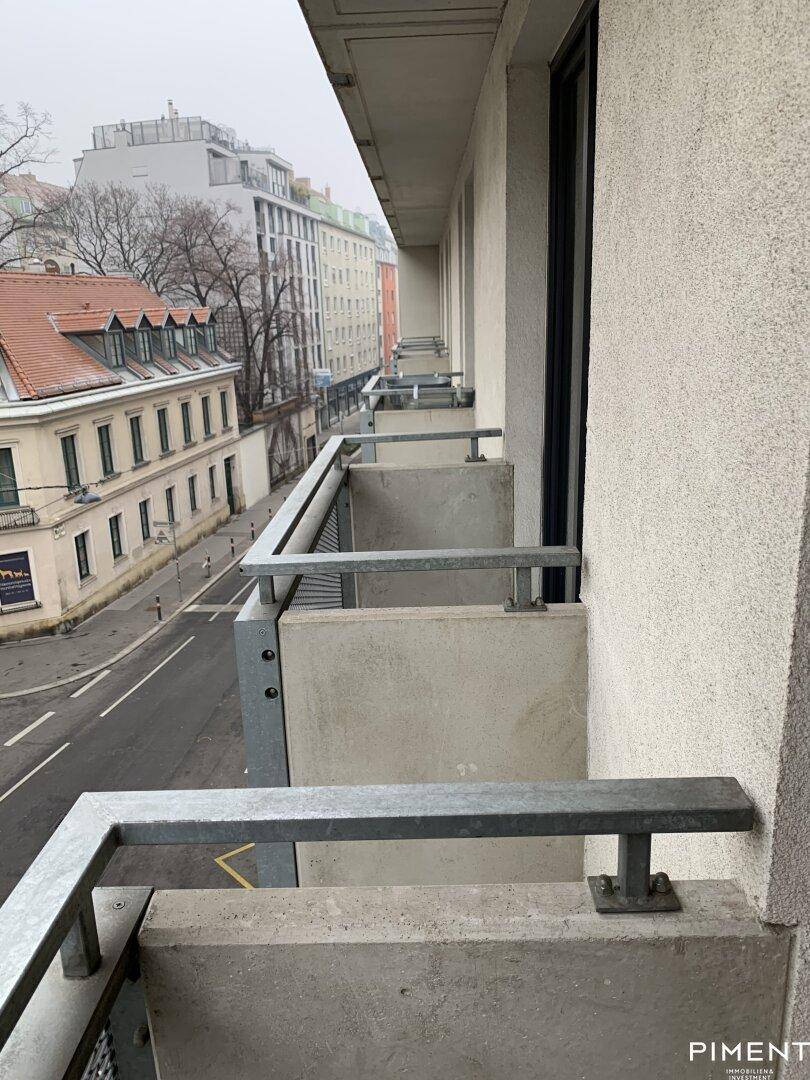 Helle 2-Zimmer Wohnung mit Balkon in Mariahilf