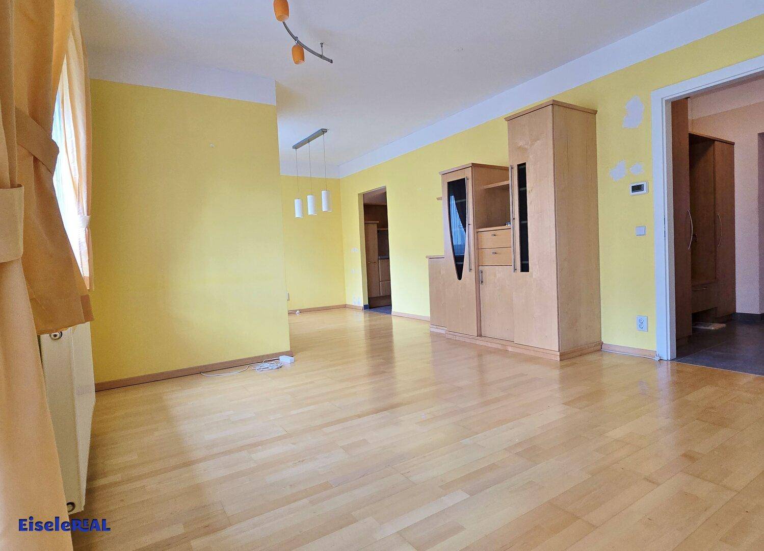 Tolle 3 Zimmer Wohnung – Balkon - Tiefgaragenplatz
