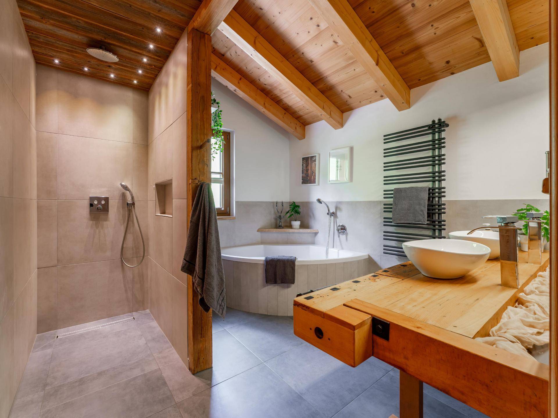 Attraktives Einfamilienhaus mit Einliegerwohnung zur touristischen Nutzung