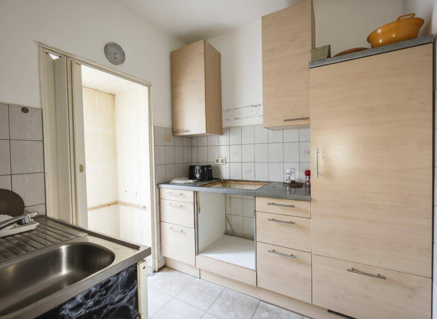 3-Zimmer-Wohnung mit Loggia – Viel Potenzial in Toplage des 5. Bezirks