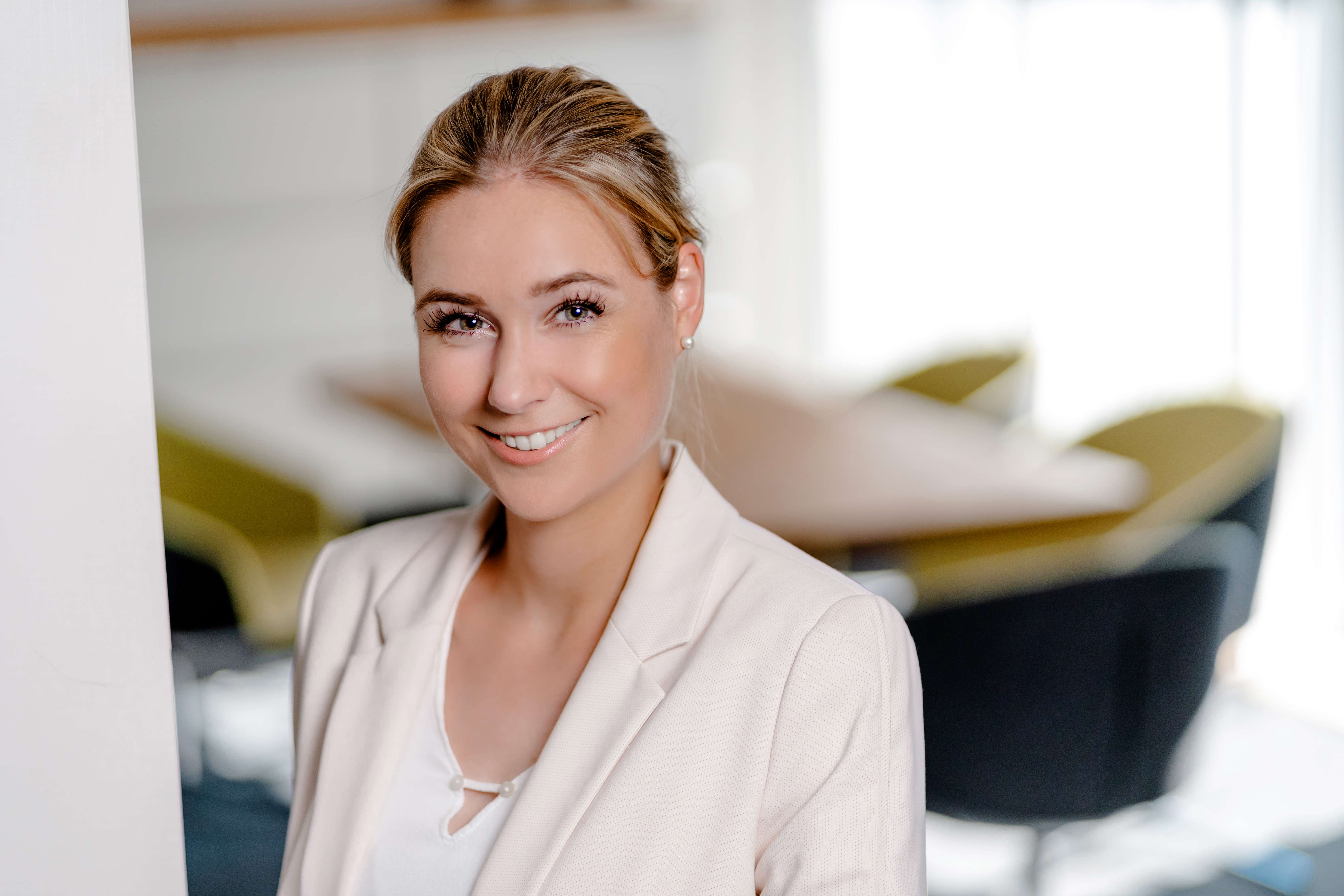 Alina Pickshaus: Makler aus Sylt / Morsum - ImmoScout24