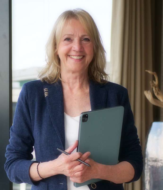 Nicole Faust: Makler aus Hamburg - ImmoScout24